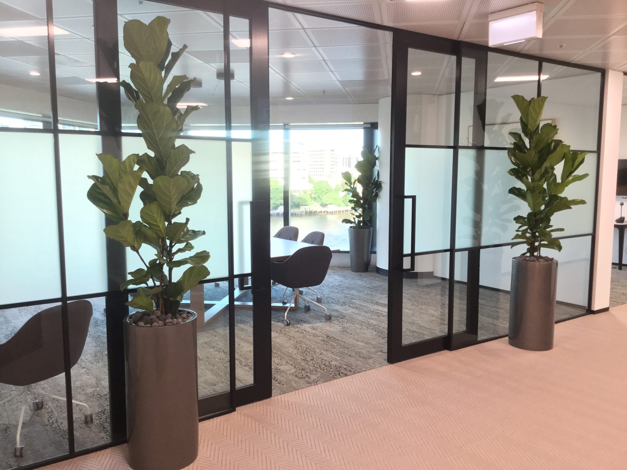 A touch of green: ideas for innovative planting in the office - Bretts ...